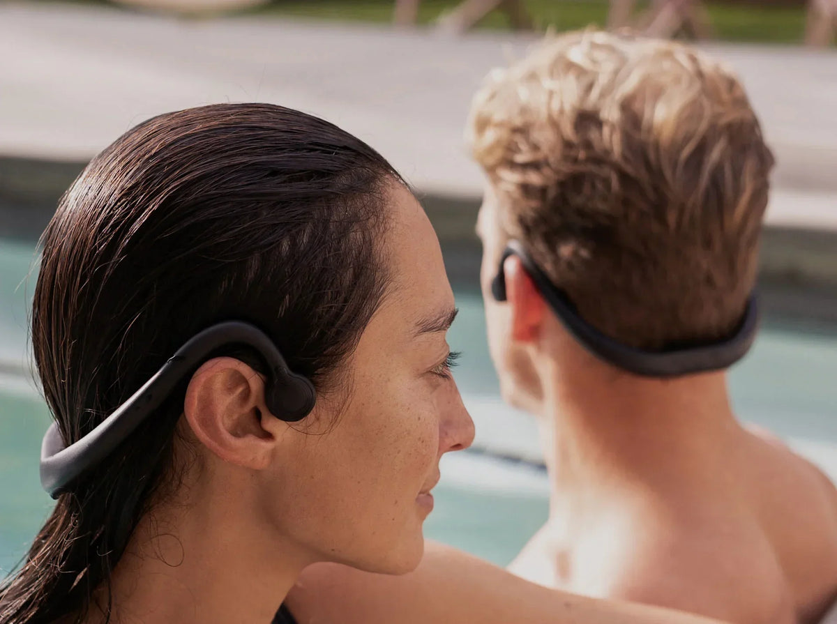 Music for Swimming: Best Songs + How to Listen Underwater – Zygo